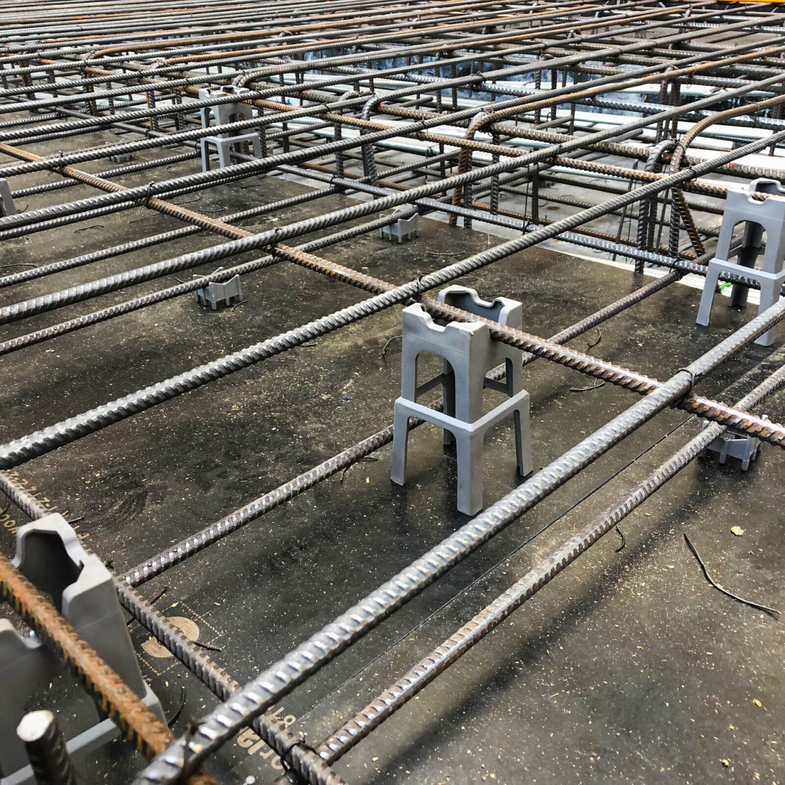 Mela Bar Chairs – Plastic bar chair products for concrete work